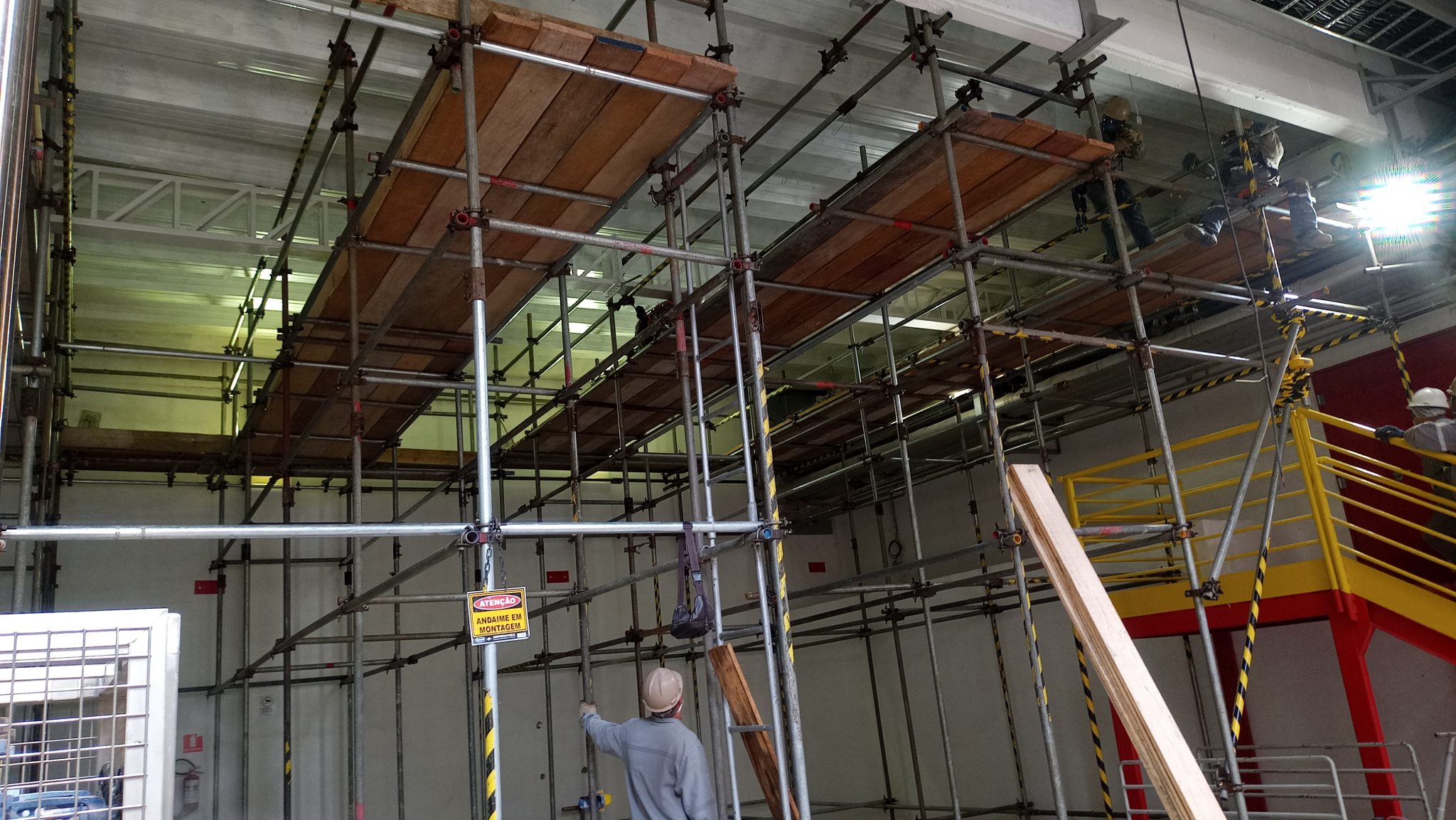 Montagem de Andaime – HJR Construções Ltda